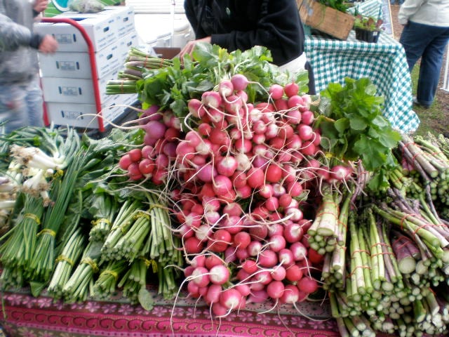 Make the Most of Your Local Farmers Market This Summer