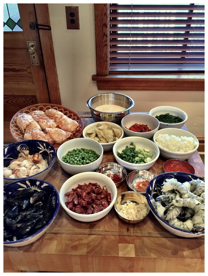 How to Throw a Paella Dinner Party