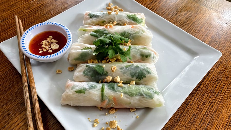 Fresh Spring Rolls: A Fun Way to Eat Salad
