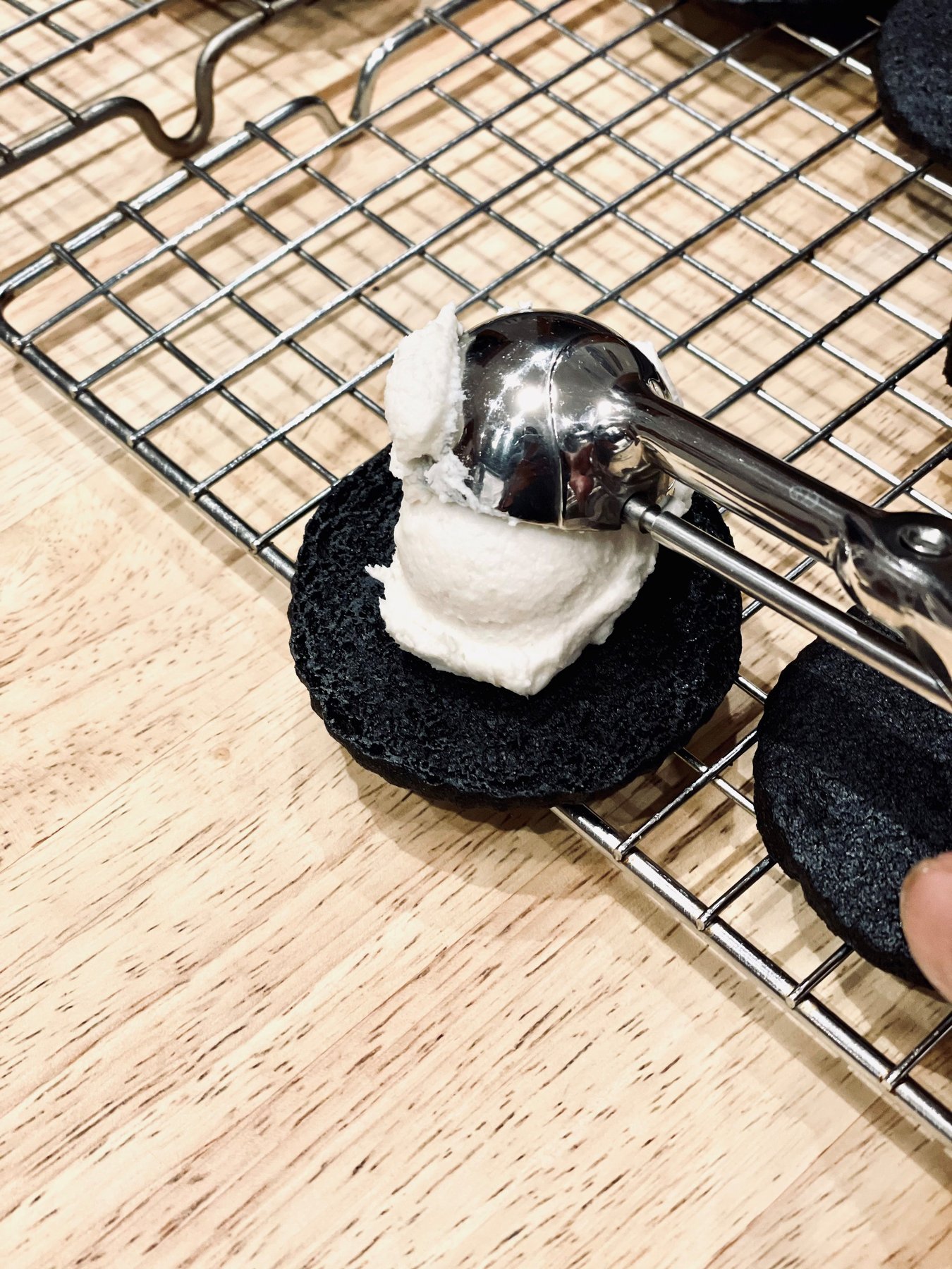 Homemade Oreo Cookies will Remind you of your Childhood